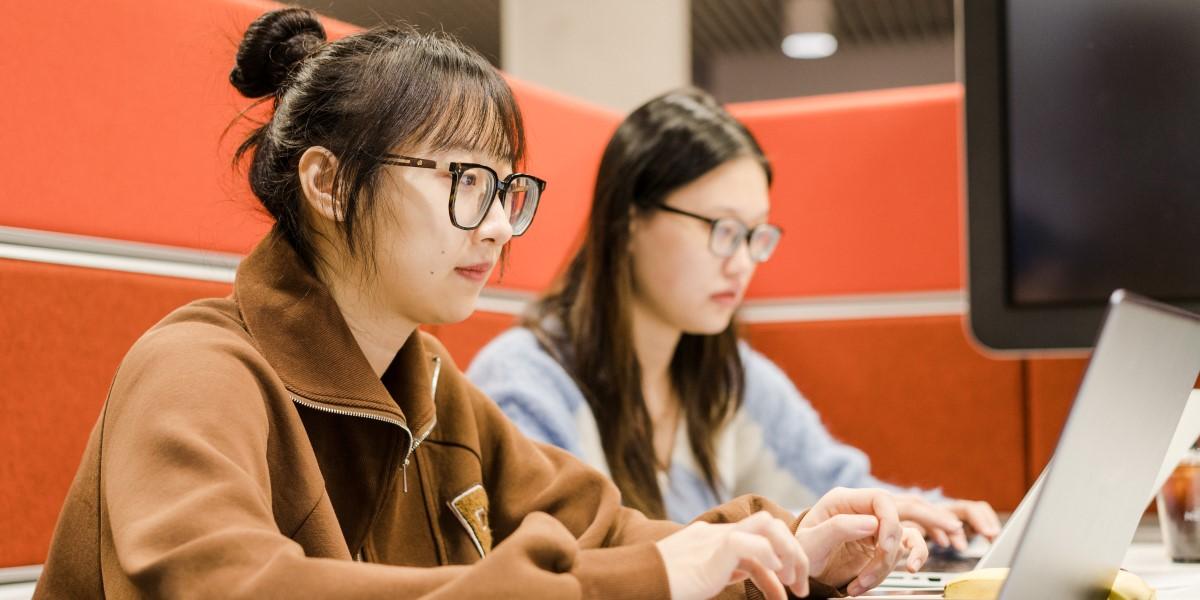 Pre-sessional study at Leeds student panel | School of Languages ...