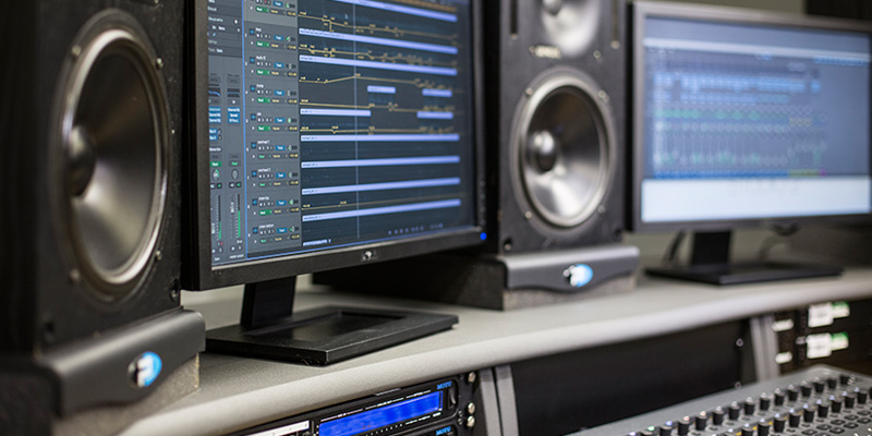 Hearing aid users work together to understand key aspects of music ...
